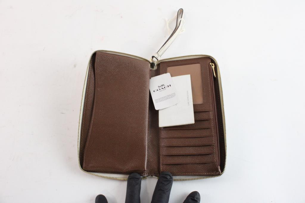 Coach Wallet | Property Room