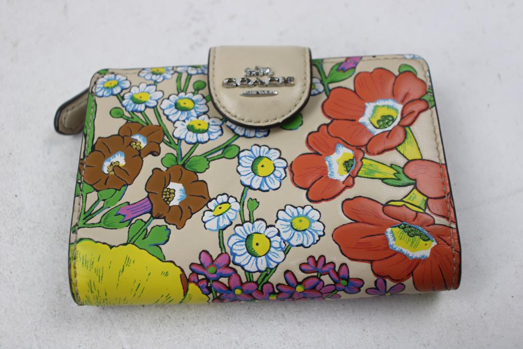 Coach Wallet | Property Room