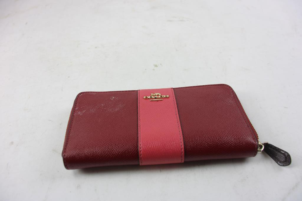 Coach Wallet | Property Room