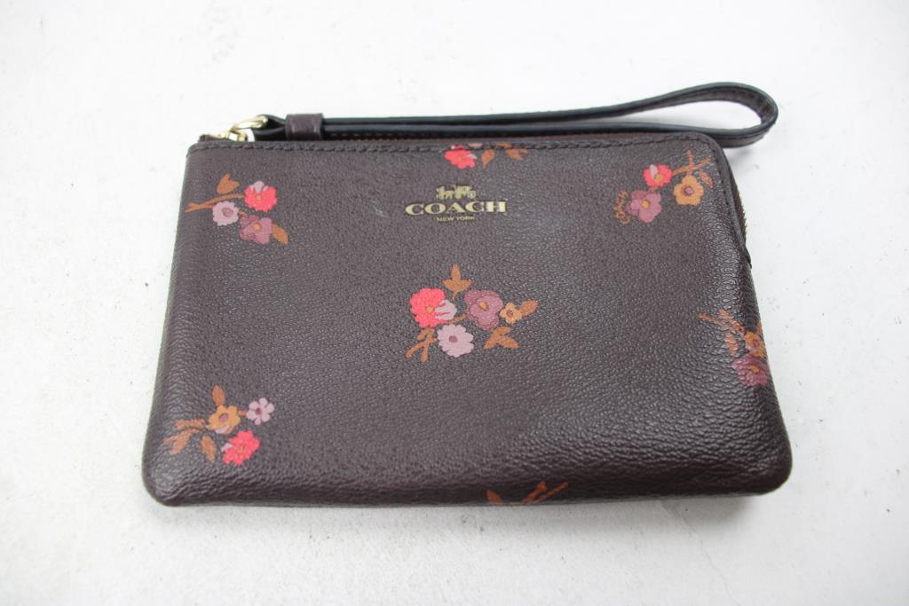 Coach Zipper Purse | Property Room