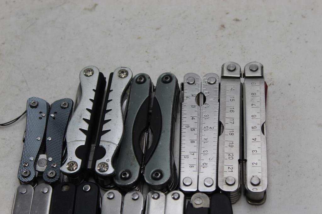 Columbia, Equinix+ More Multi-tools 10 Pieces | Property Room