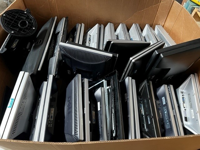 Computer Monitor Lot, 100+ Monitors | Property Room