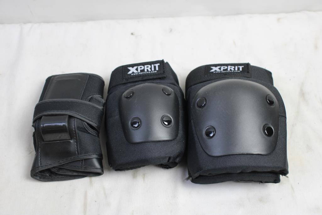 Corebuilt Pry Bar Set And Knee Pads | Property Room