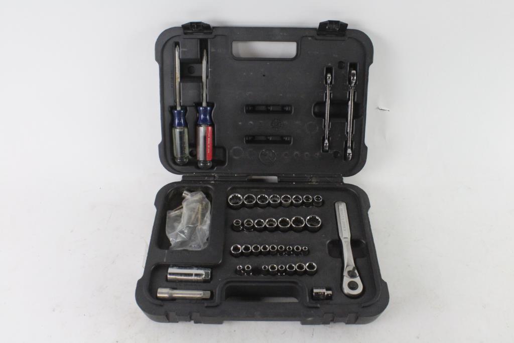 Craftsman 30+ Piece Tool Set | Property Room