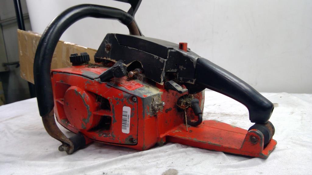 Craftsman 3.7/18" Chainsaw | Property Room
