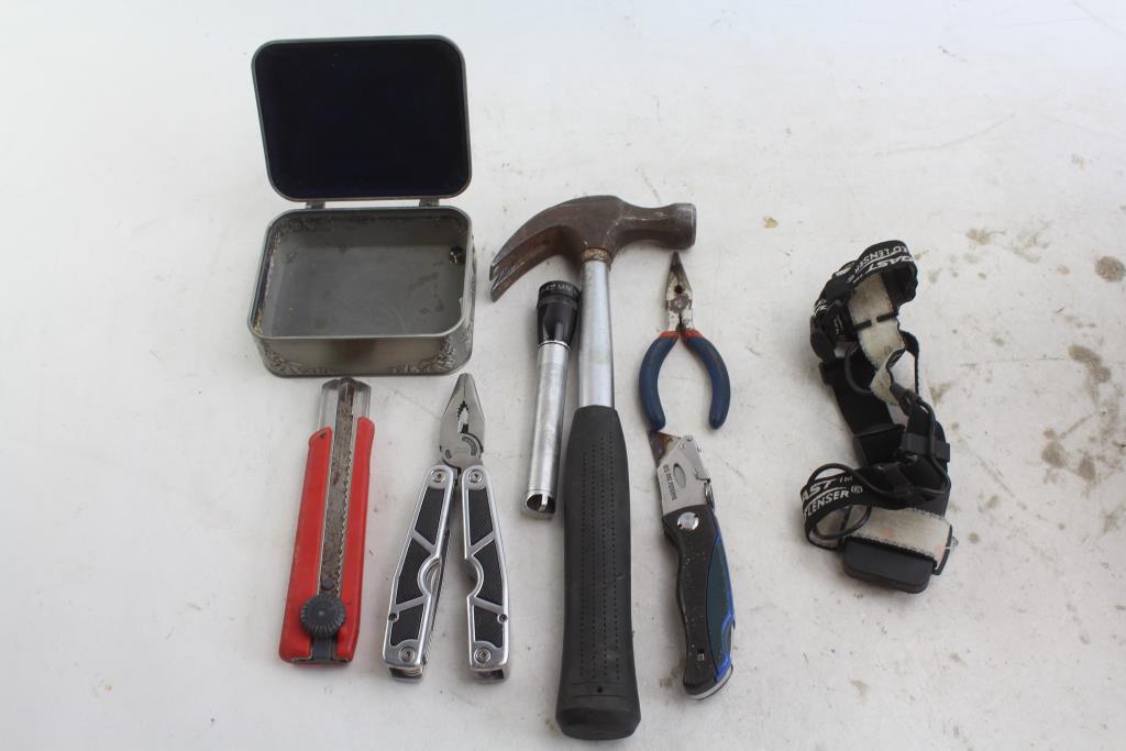 Craftsman Evolv Multi-tool, Mini Maglite And More, 8 Pieces | Property Room