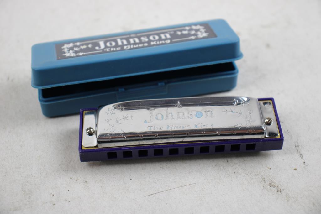 Crayola Super Tips Washable Markers, Johnson Harmonica, And More, 4+ Pieces | Property Room