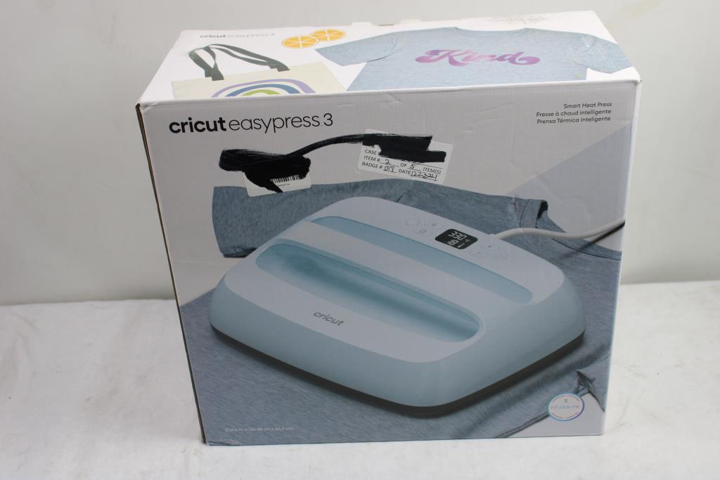 Cricut Easypress 3, Smart Heat Press | Property Room