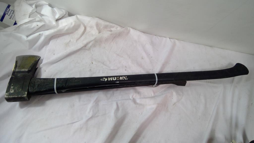 Crow Bar, Husky Hatchet, 2 Pieces | Property Room