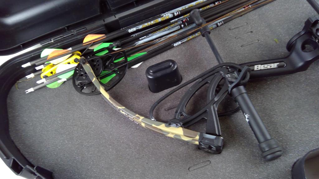 Cruzer G3 Compound Bow | Property Room