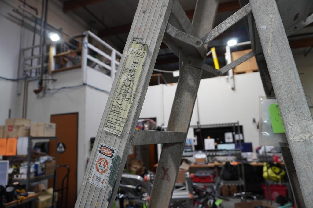 Cuprum 8 Ft Ladder, 428 | Property Room