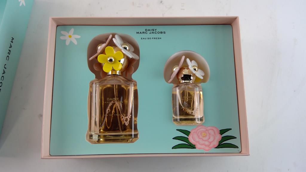 Daisy Marc Jacobs Eau So Fresh Gift Box | Property Room