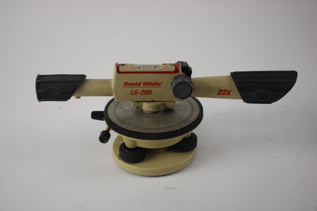 David White Power Optical Meridian Level | Property Room