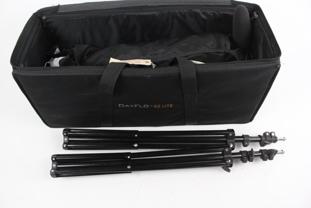 Dayflo EZ Lite Lighting Kit With Case. 7 Pieces | Property Room