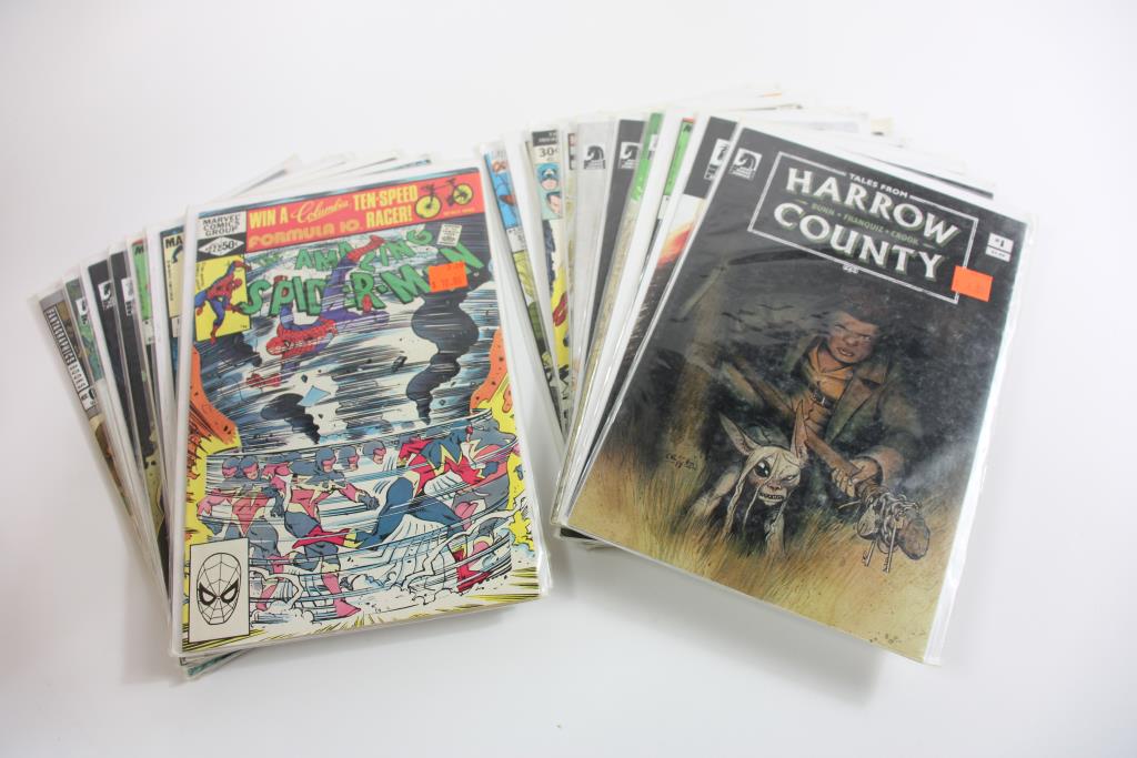 DC And Marvel Comics, 10+ Pieces | Property Room