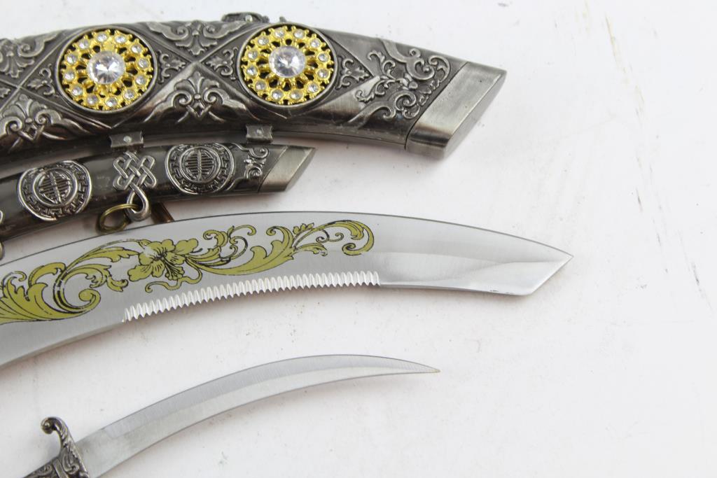 Decorative Fixed Blade Knife Set With Sheath | Property Room