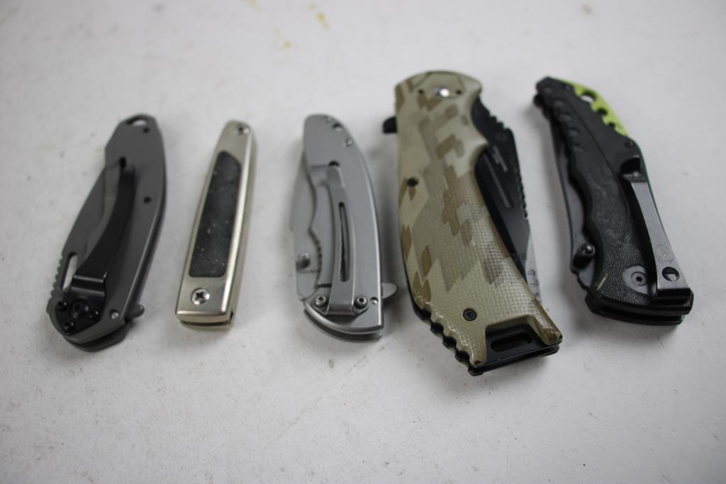 Defender And Other Knives, 5 Pieces | Property Room