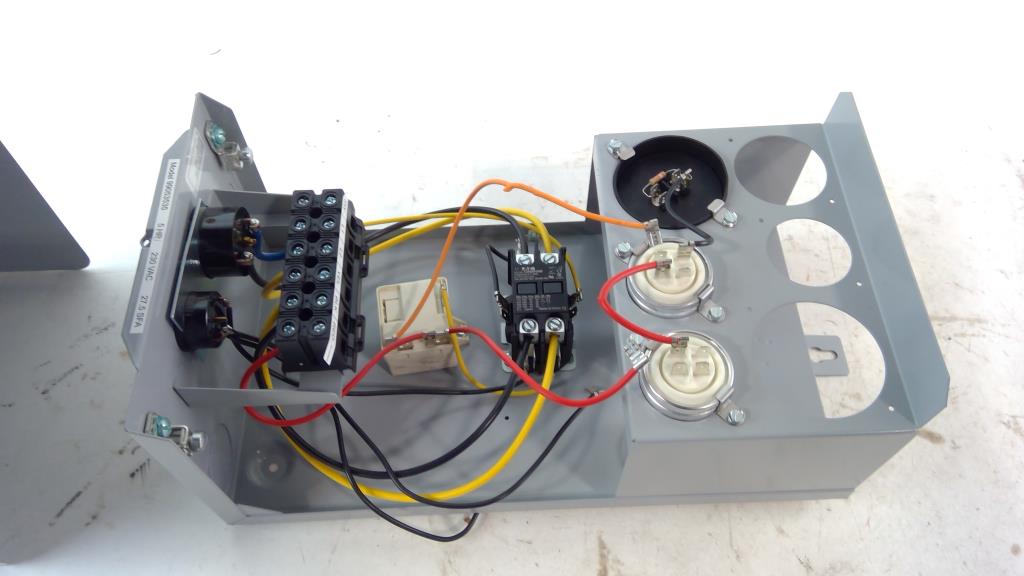 Deluxe Saubmersible Motor Control Box | Property Room