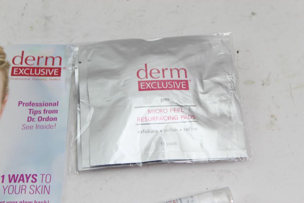 Derm Exclusive Lip Therapy And Facial Pads 2 Pieces | Property Room
