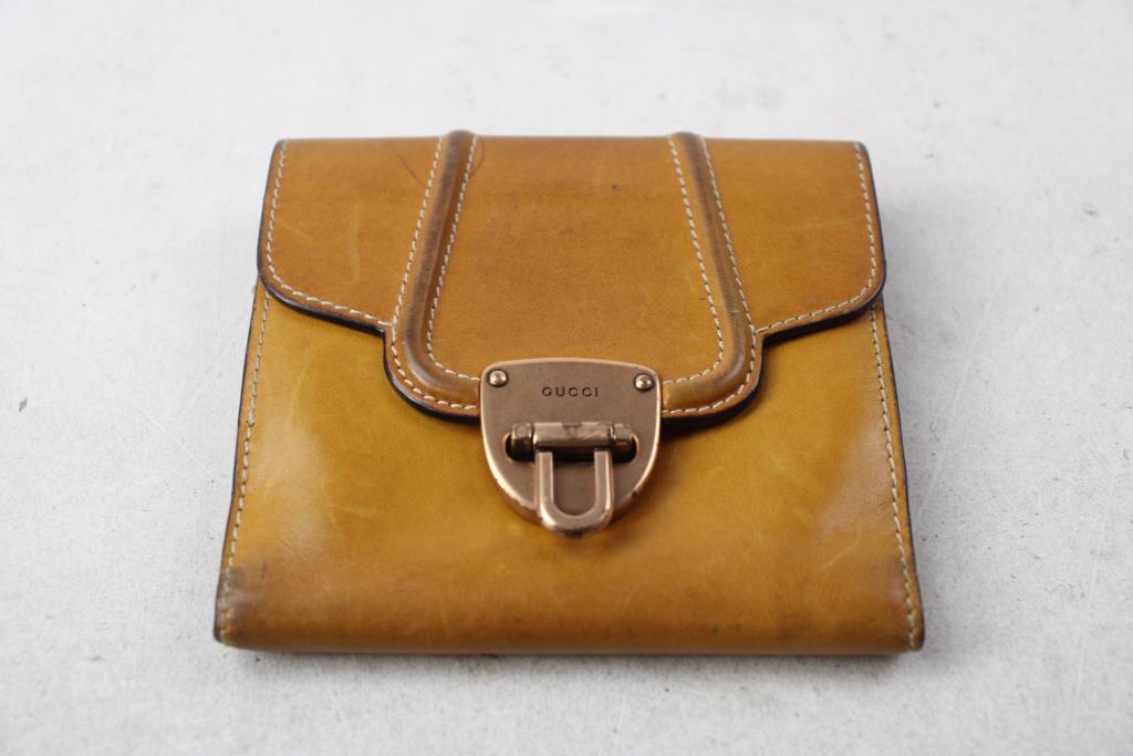 Designer Gucci Wallet - Doublechecked By Entrupy | Property Room