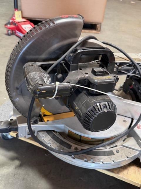 DeWalt 12 Inch Compound Miter Saw | Property Room