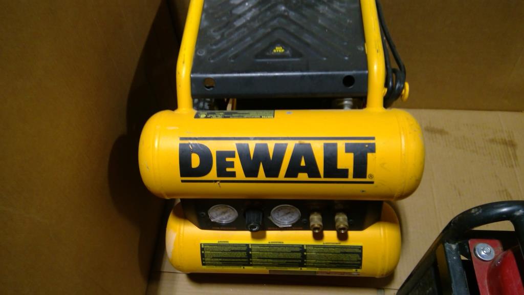 DeWalt 4 Gallon Stacked Tank Air Compressor | Property Room