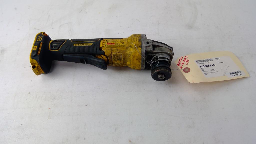 DeWalt 4-1/2" Grinder, DCG413 | Property Room