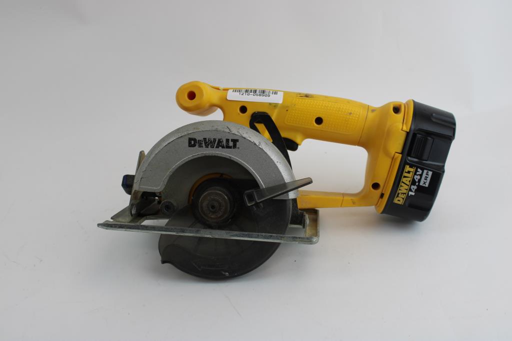 Dewalt 5 3/8" Trim Saw | Property Room