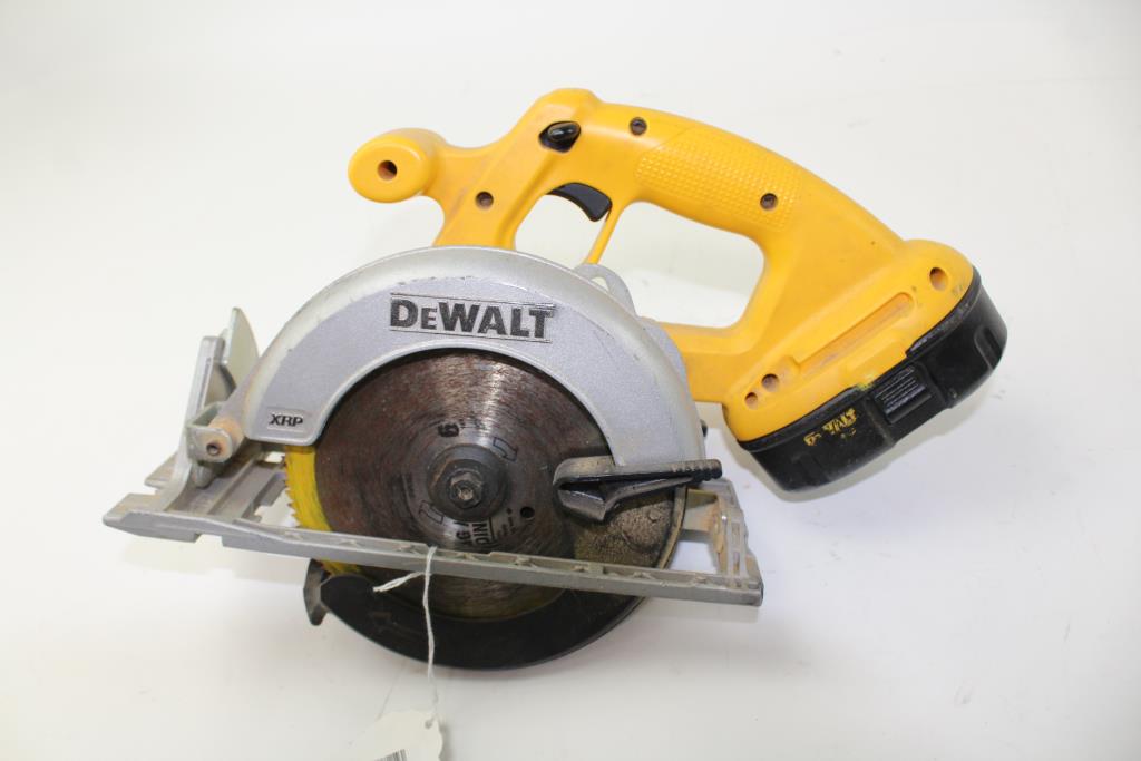 Dewalt 6-1/2 18v Cordless Circular Saw ,Model: Dc390 | Property Room