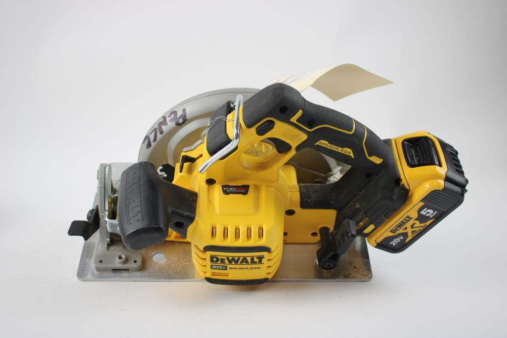 DeWalt 7 1/4"Cordless Circular Saw, DCS573 | Property Room