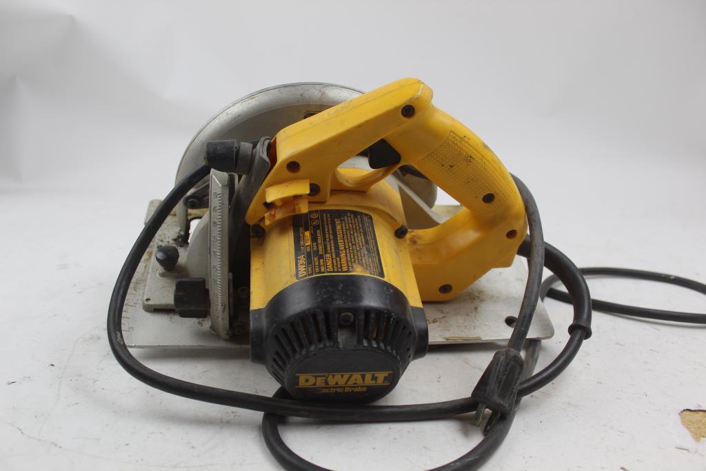 DeWalt 7-1/4 Inch Circular Saw Model DW364 | Property Room