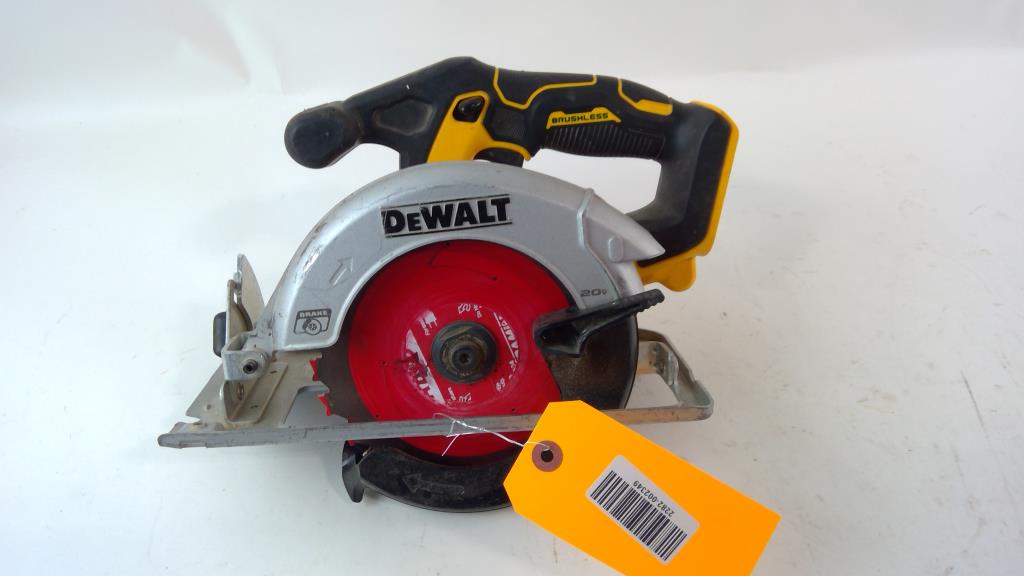Dewalt Cordless Circular Saw | Property Room