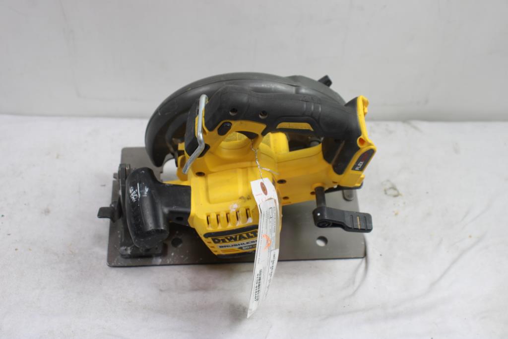 DeWalt Cordless Circular Saw | Property Room