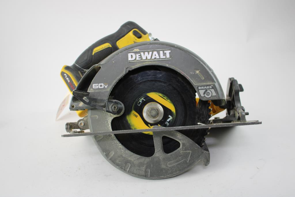DeWalt Cordless Circular Saw | Property Room