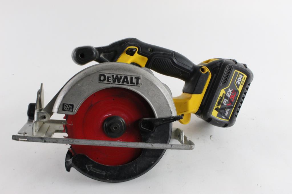 DeWalt Cordless Circular Saw | Property Room