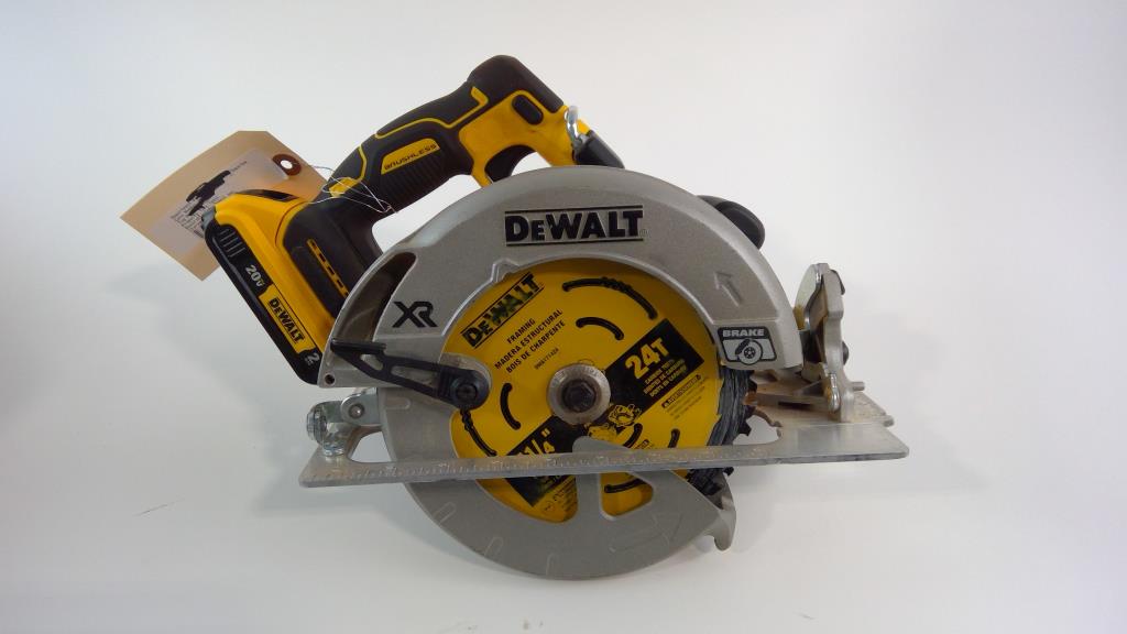 DeWalt Cordless Circular Saw | Property Room