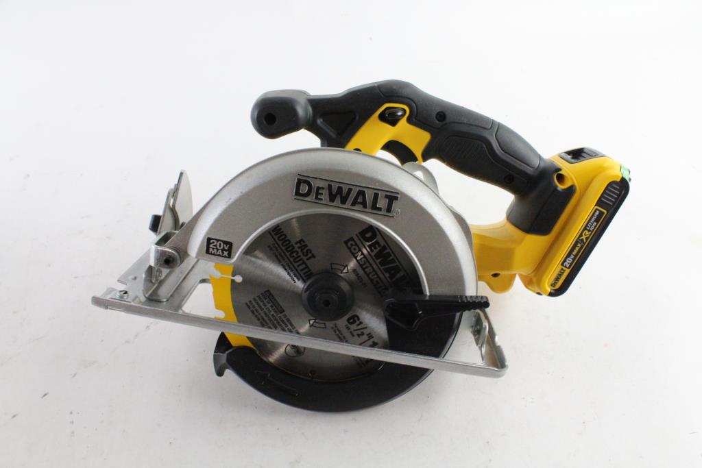 DeWalt Cordless Circular Saw | Property Room