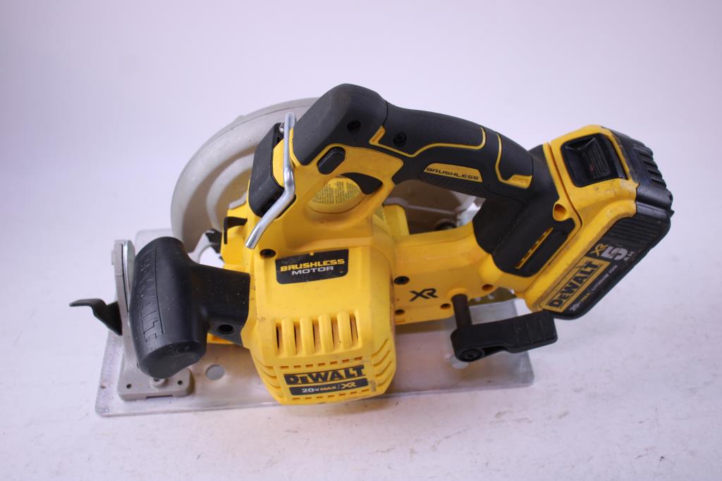 DeWalt Cordless Circular Saw | Property Room