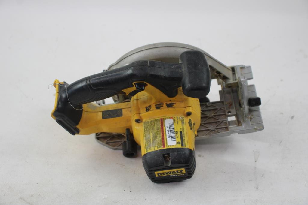 DeWalt Cordless Circular Saw | Property Room