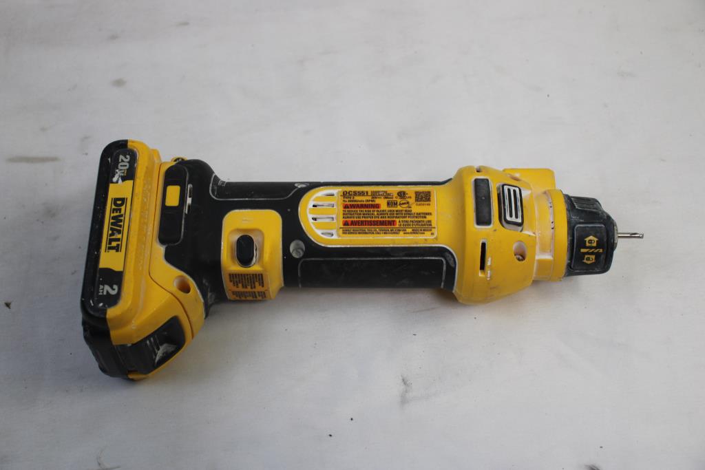 DeWalt Cordless Cut-Out Tool | Property Room