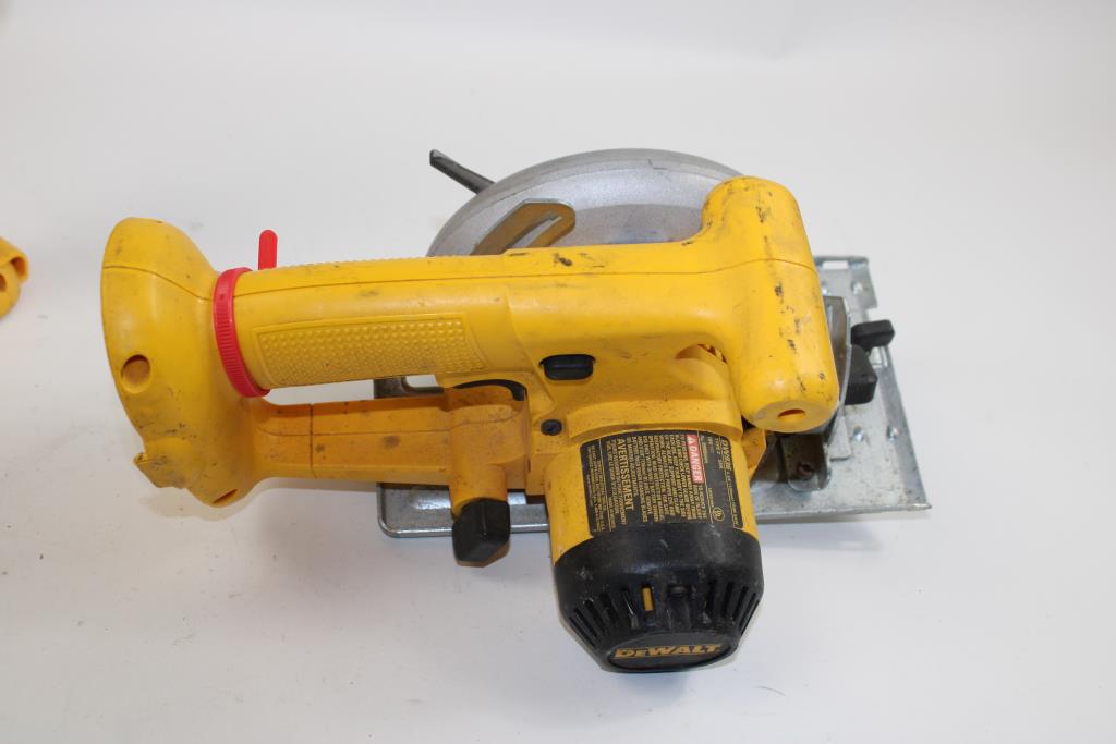 DeWalt Cordless Trim Power Saw DW936 Tool Only And DeWalt Fluorescent ...