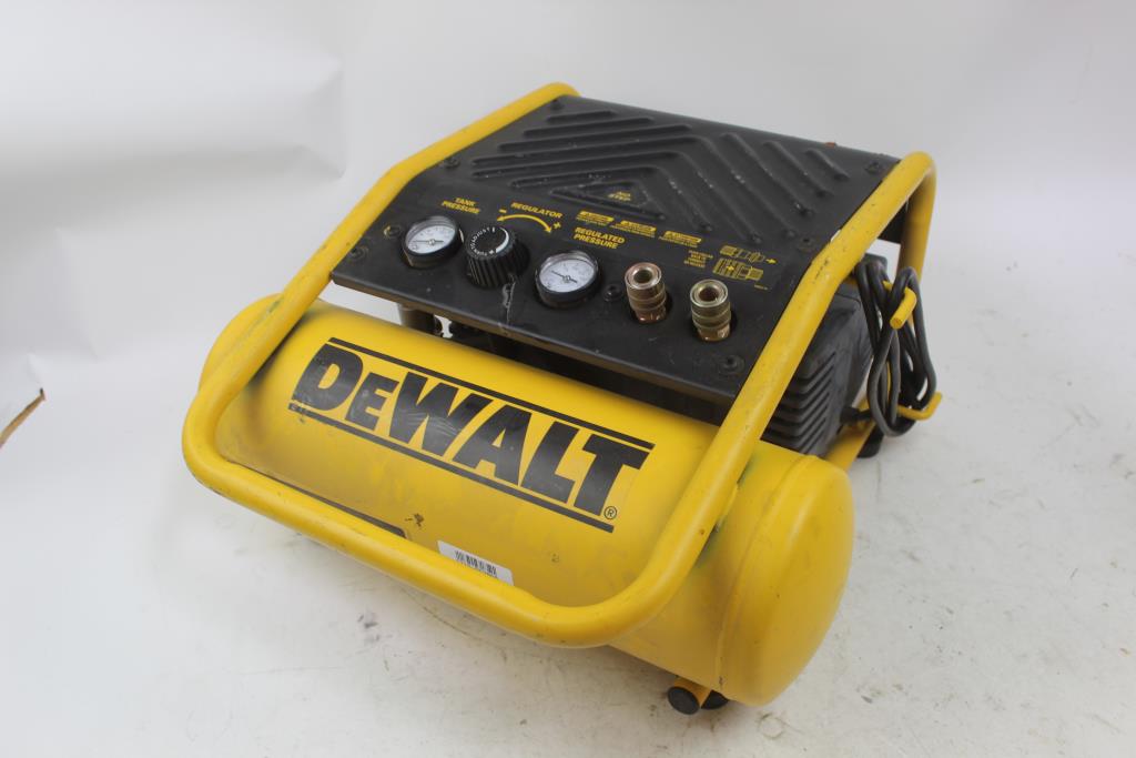 Dewalt D55141 Heavy-duty 2 Gallon Trim Compressor | Property Room