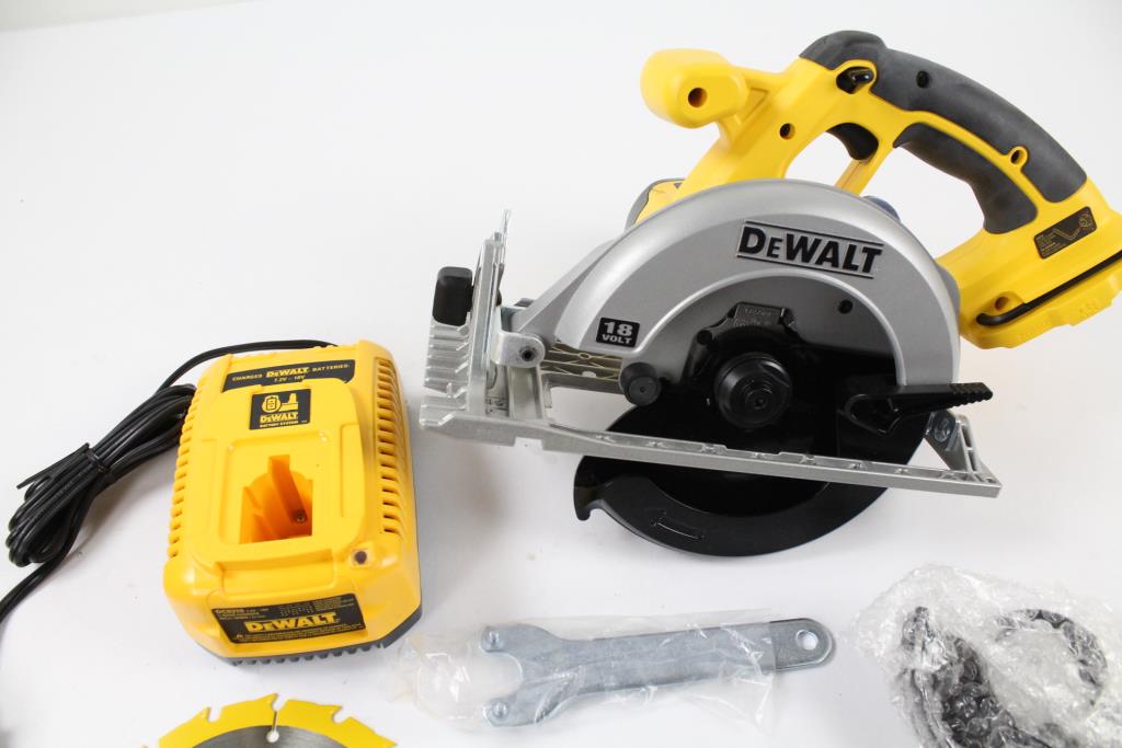 DeWalt DC390 Cordless Circular Saw & More, 5 Items | Property Room