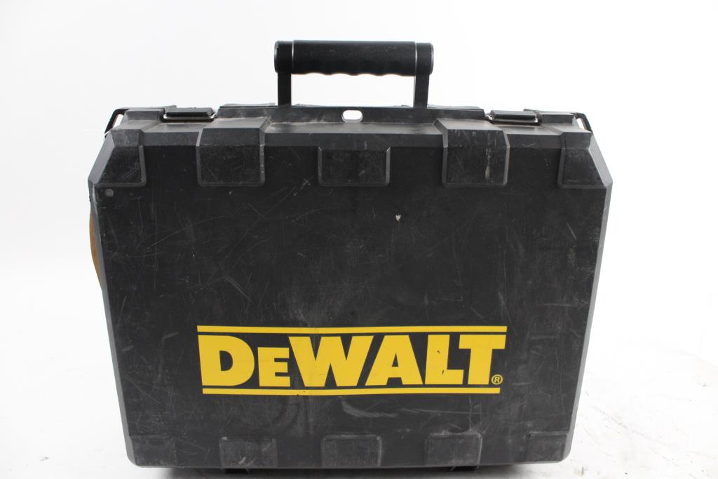 Dewalt DC618 Finish Nailer With Angled Magazine | Property Room