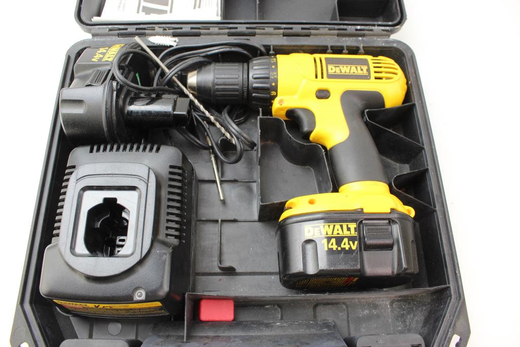 DeWalt DC728KA Cordless Drill Driver Set | Property Room