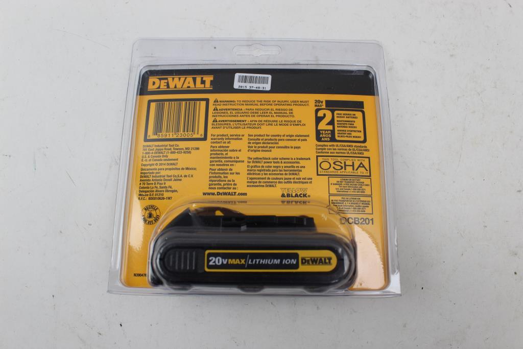 DeWalt DCB201 20V Max Lithium Ion Compact Battery Pack | Property Room
