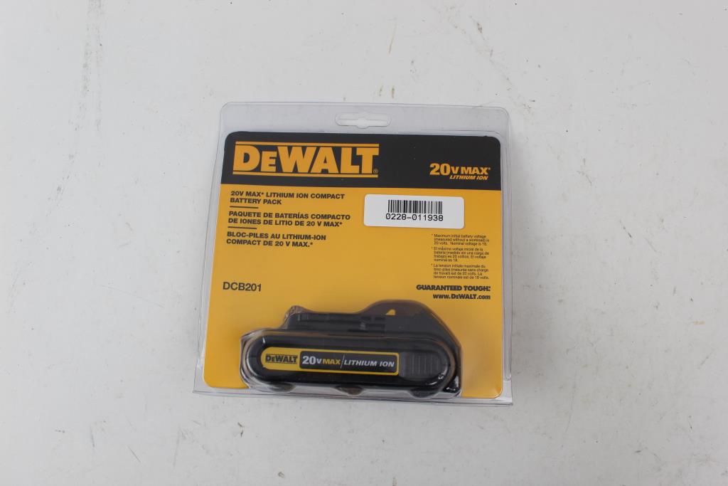 DeWalt DCB201 20V Max Lithium Ion Compact Battery Pack | Property Room