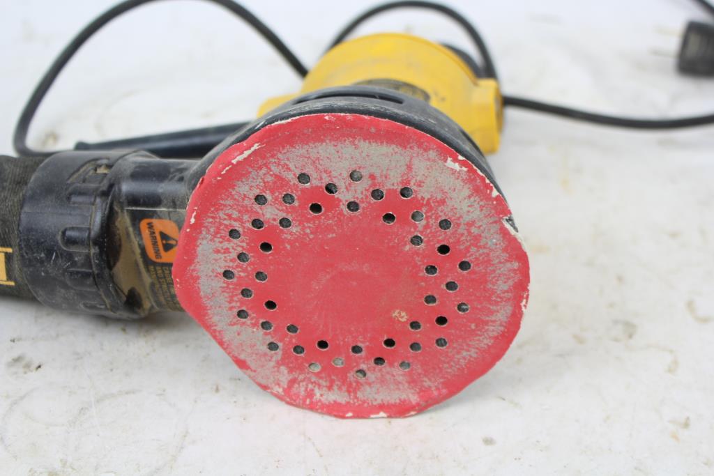 Dewalt DW421 Random Orbit Palm Sander | Property Room