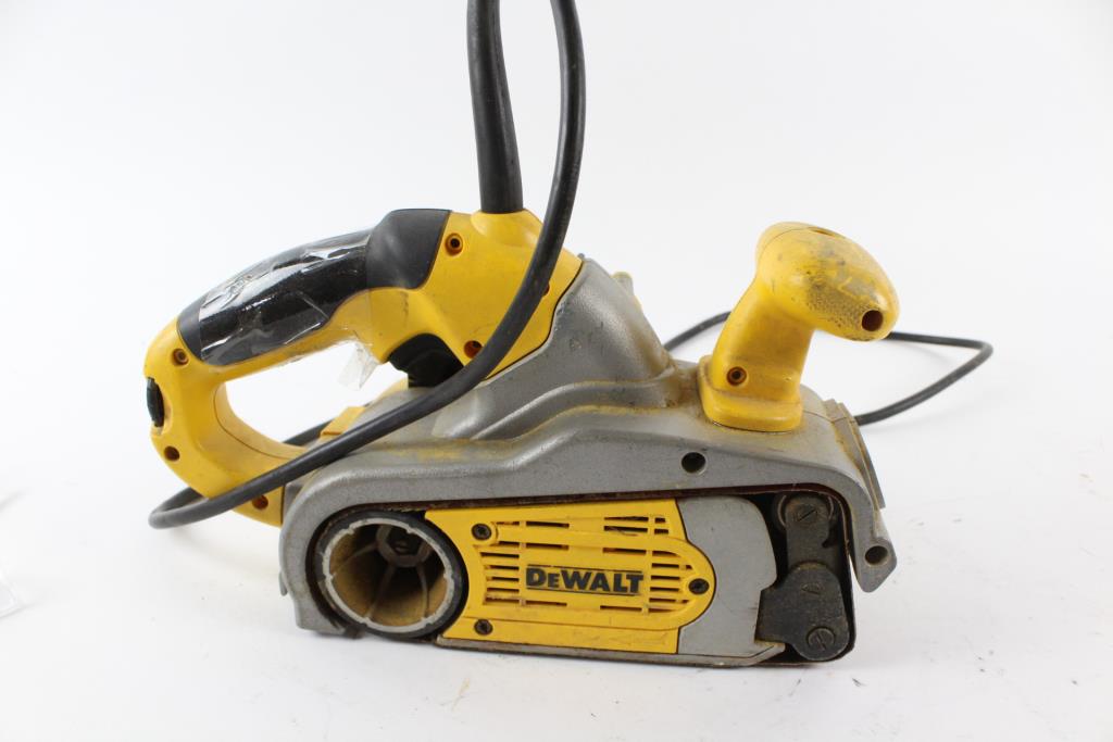 Dewalt DW443 V.S. Belt Sander | Property Room