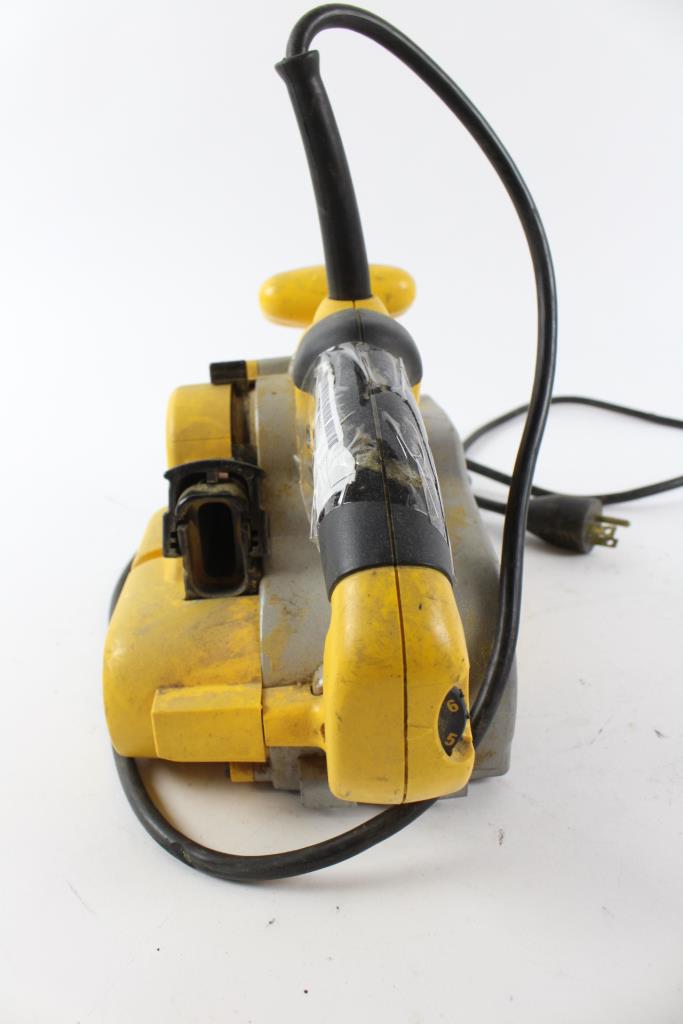 Dewalt DW443 V.S. Belt Sander | Property Room